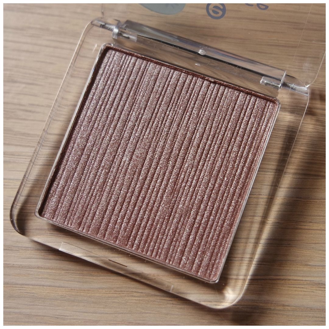 FLOATING IN DREAMS - Reviews . Makeup . Fashion . everyday beauty made ...